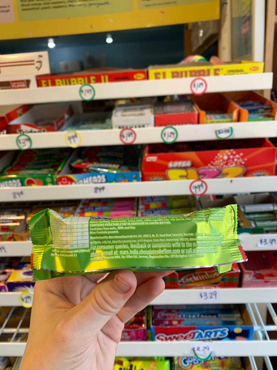 Snickers - Kesar Pisa (Kesar Pistachio) – Dessart Sweets Ice Cream ...